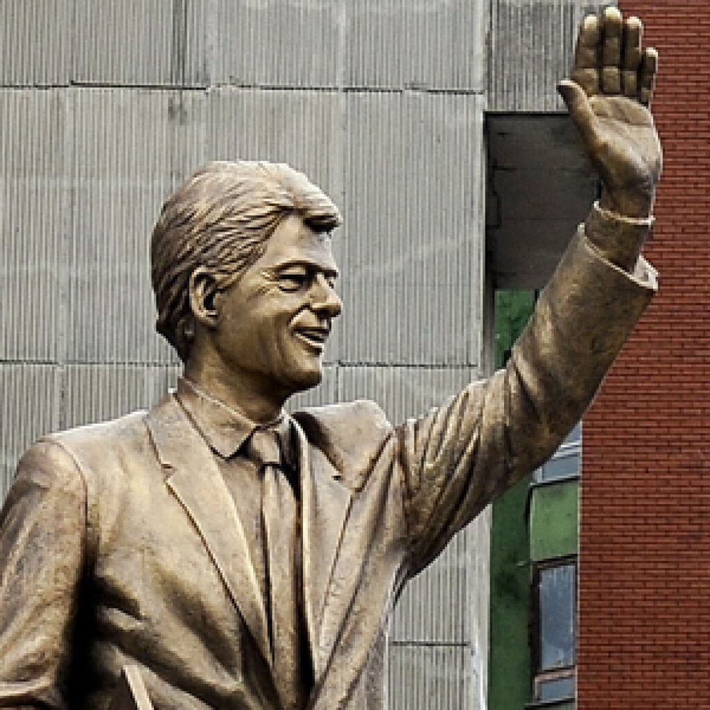 Bill Clinton's Statue Is in Kosovo | theTrumpet.com