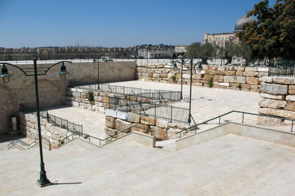 Turning Over the Temple Mount--Stone by Stone | theTrumpet.com