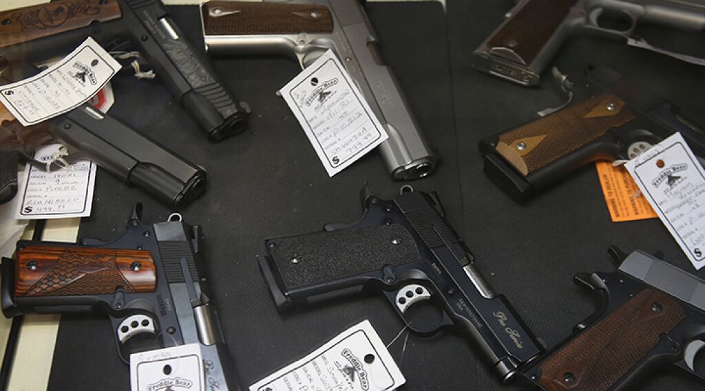 December Completes 2015's Record-Breaking Year for Gun Sales ...