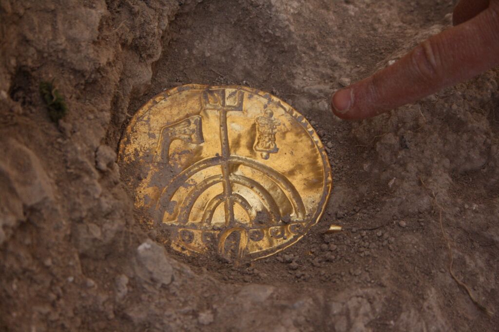 Archaeology Exclusive: Ancient Gold Treasure Discovered in Jerusalem ...