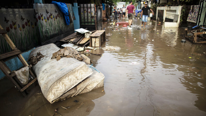 Floods Sweep Through Southeast Asia | theTrumpet.com