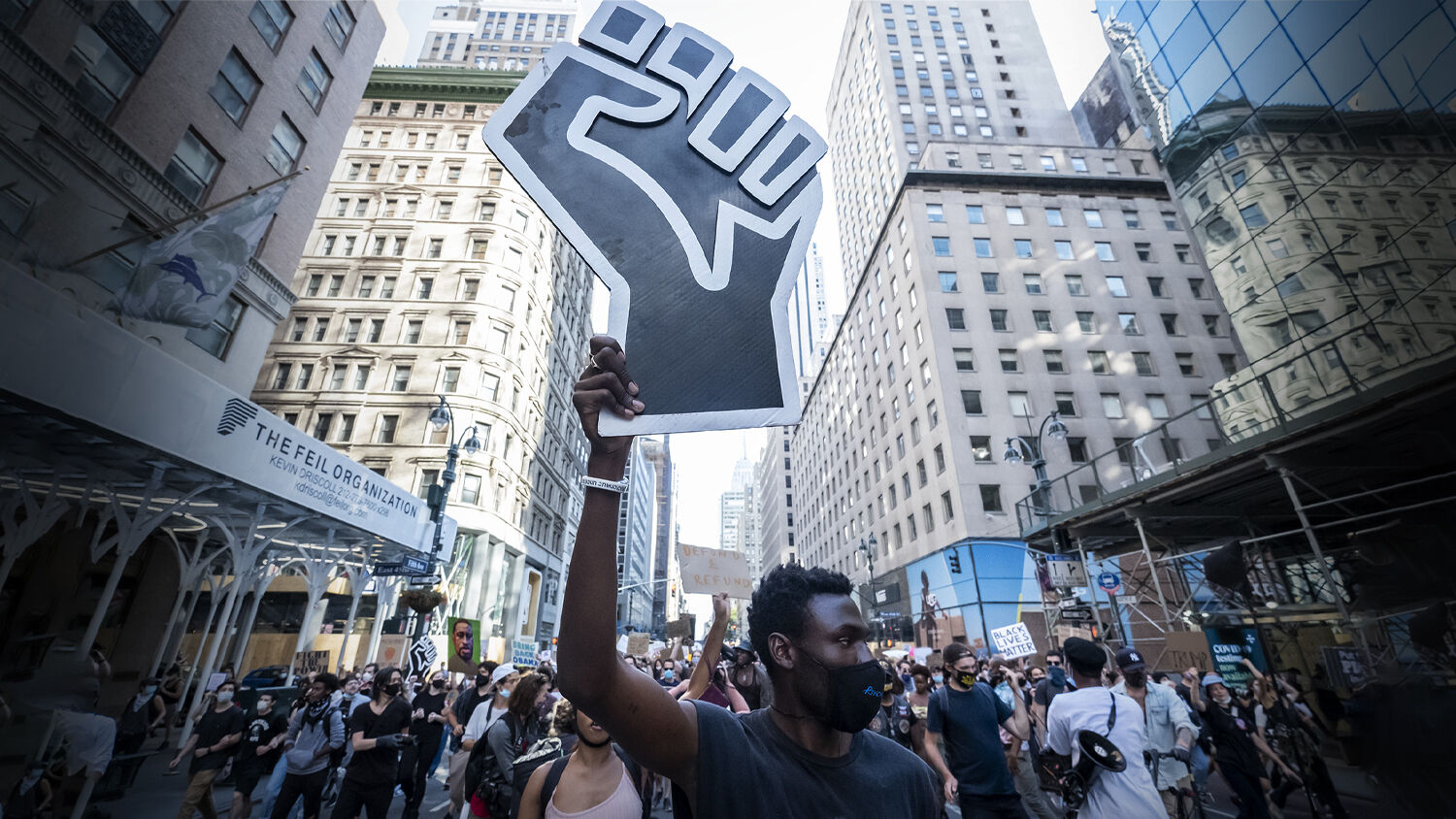 Why Leftists Love Both Authoritarianism and Anarchy | theTrumpet.com