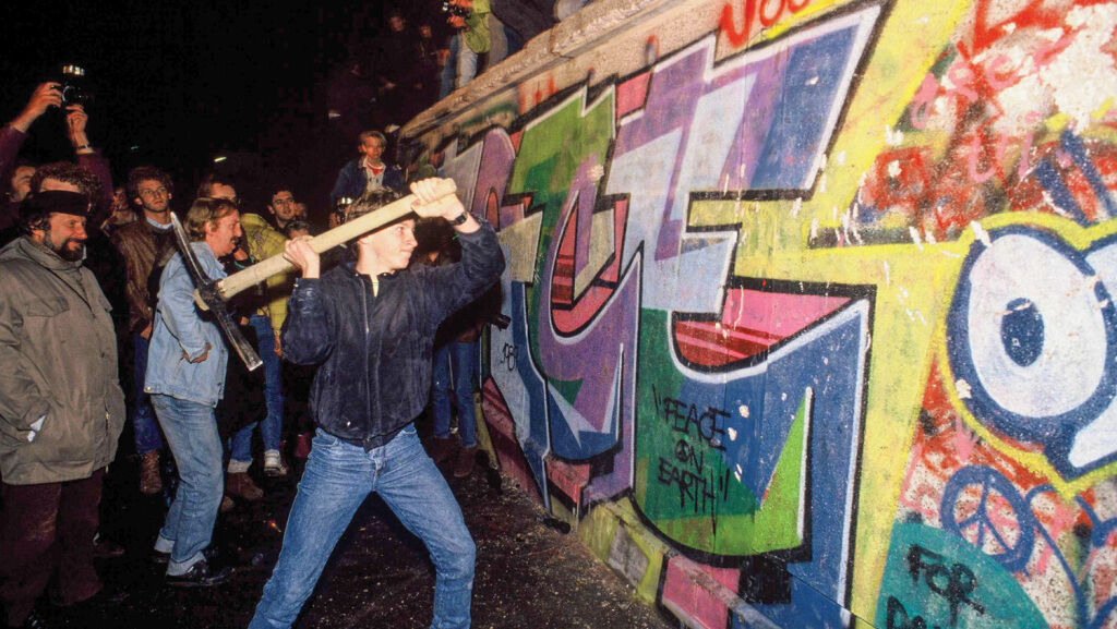 The Shattered Promise of the 1990s | theTrumpet.com